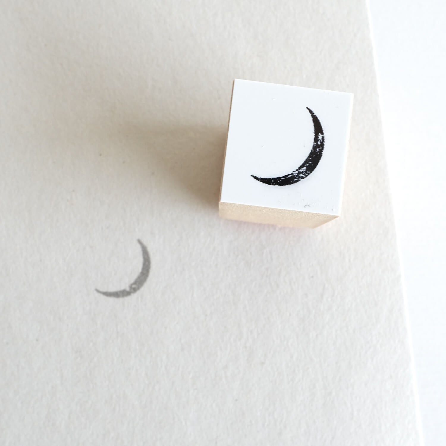 Yohaku Rubber Stamp – Crescent Moon (S-121) – Nagi